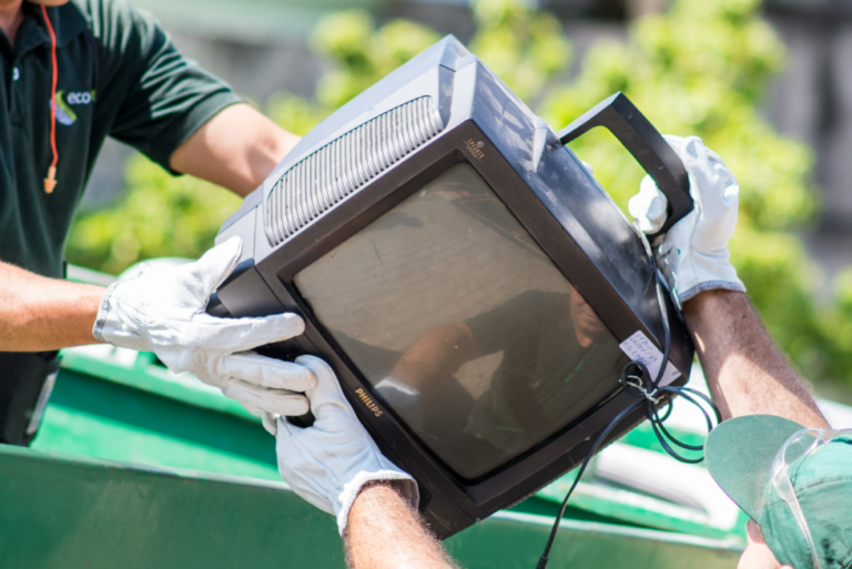 Você sabe o que é sucata e como descartar corretamente? • Ecoassist